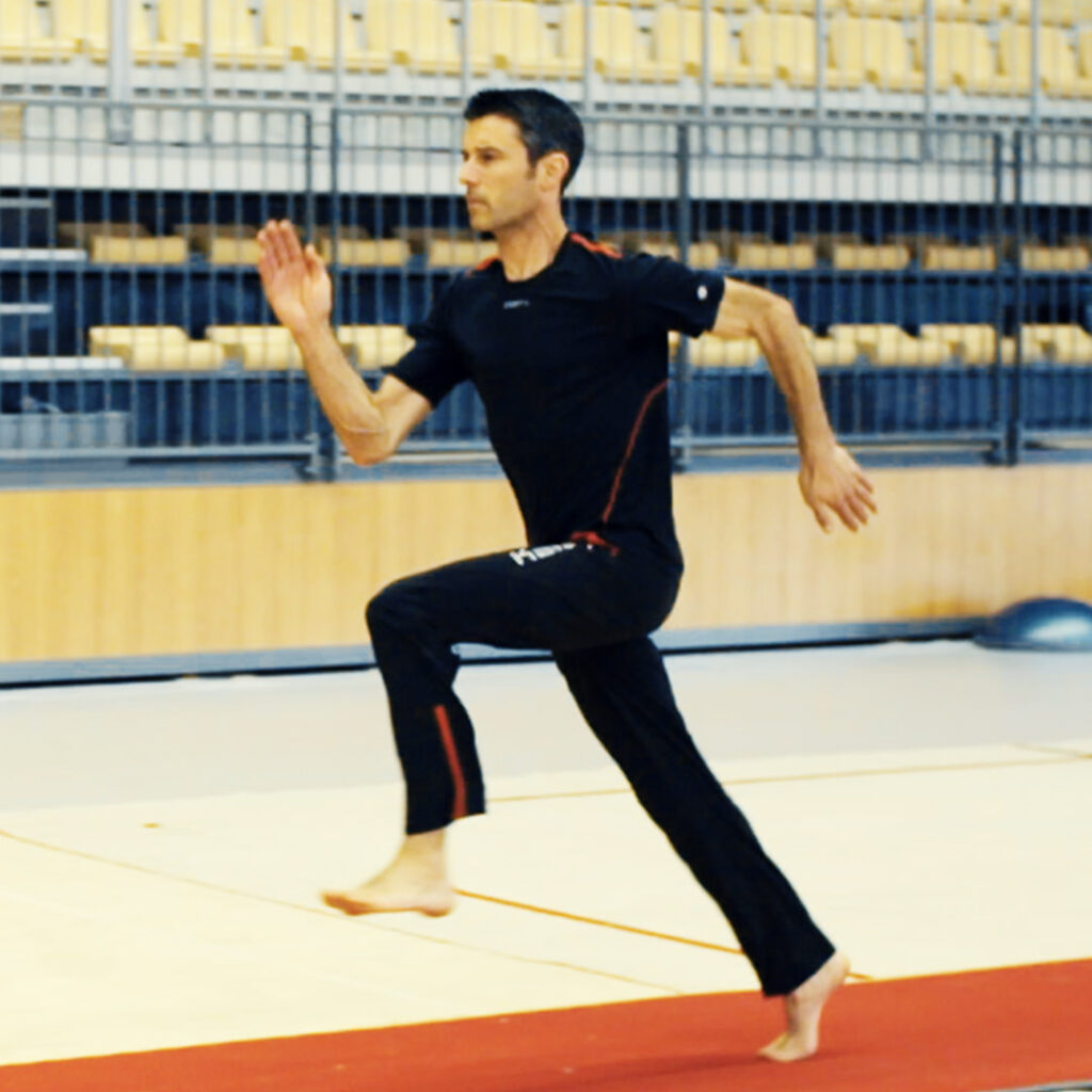 Learn and teach the run on vault to gymnasts - GymneoTV