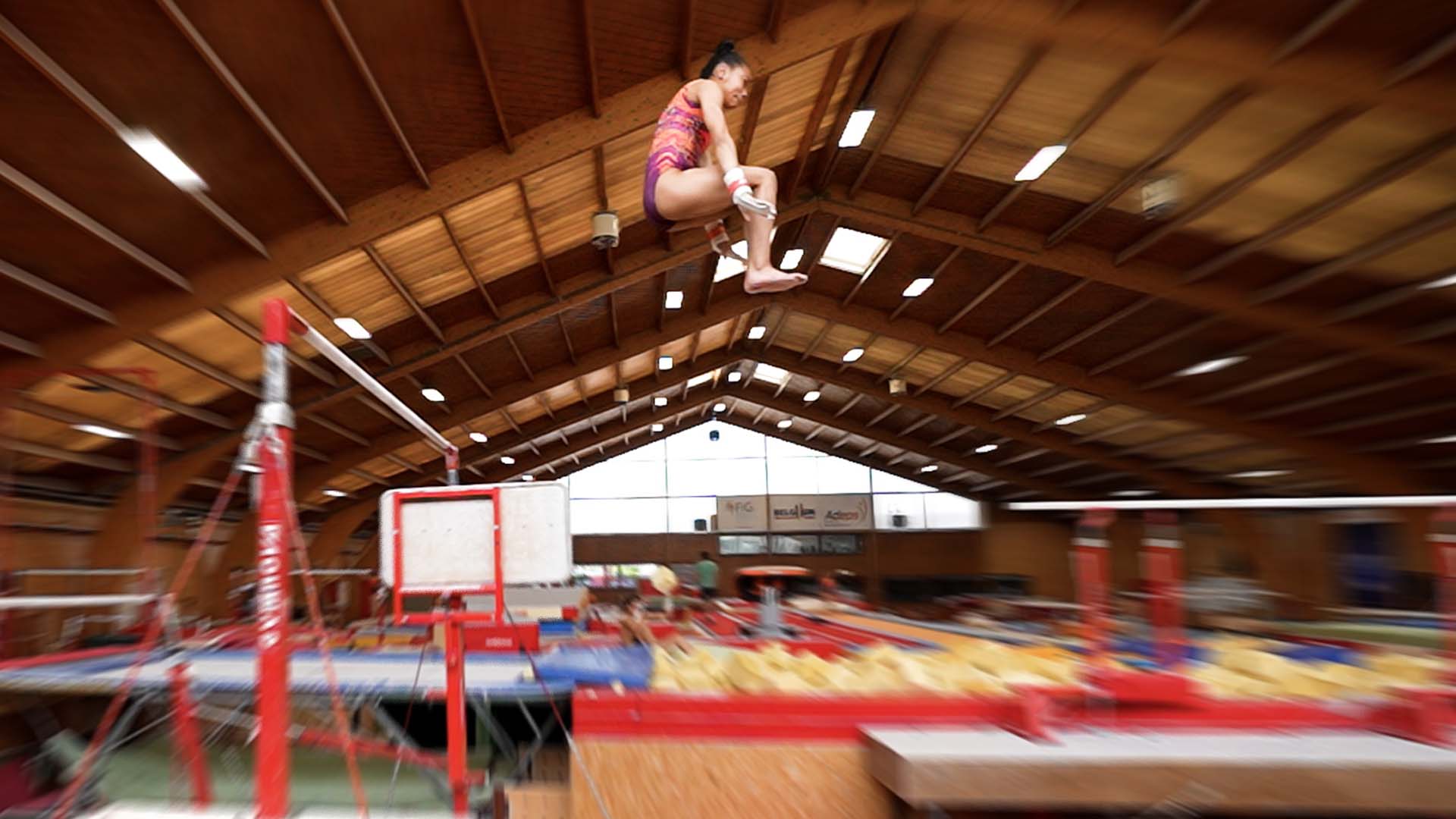 Slow motion videos of the double back flyaway (tuck) - Form 2